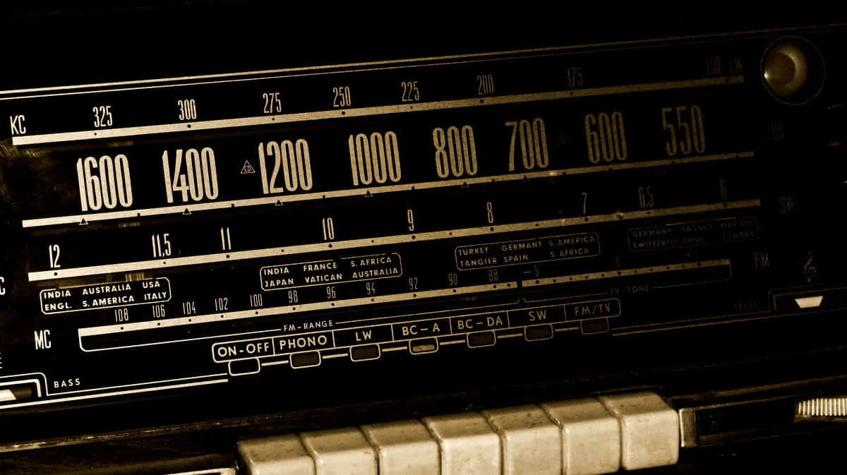 Community radio stations uncover deep wounds of corruption - Corruption ...